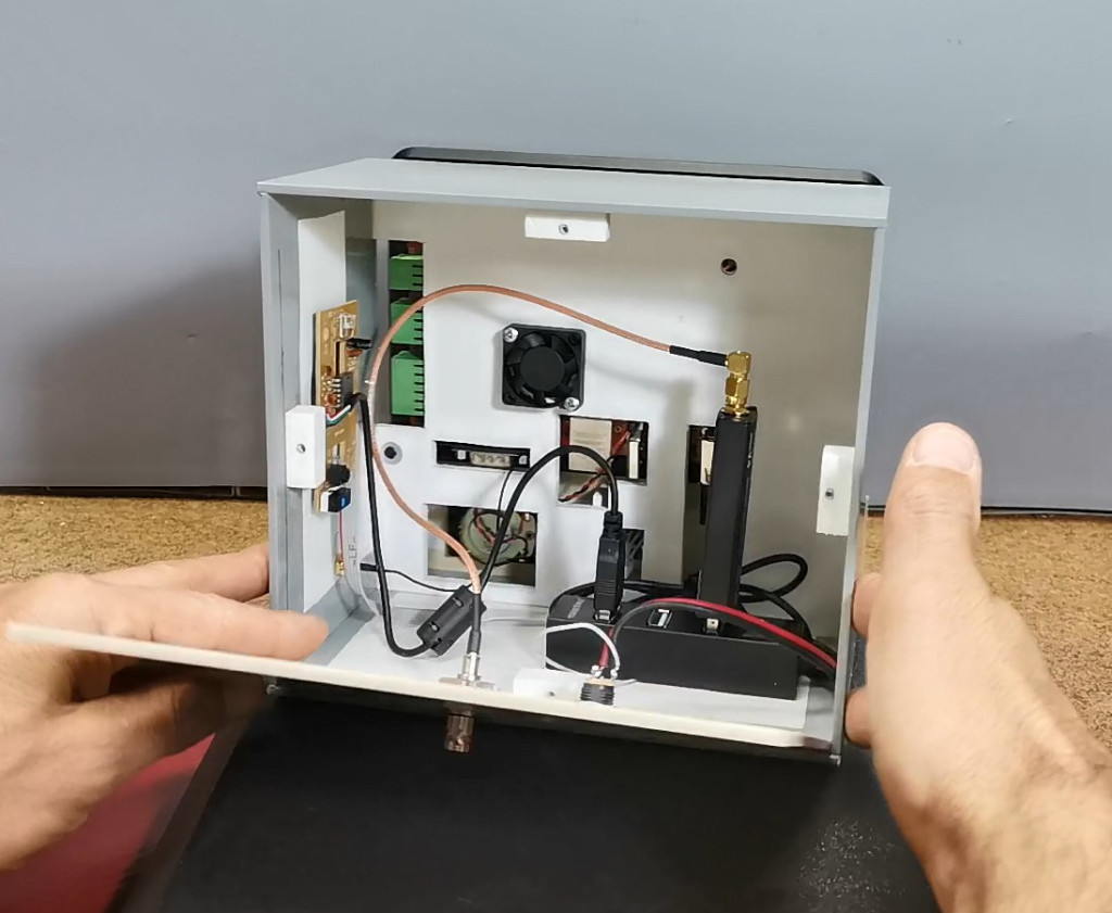 How to turn a 7 inch Elecrow pi terminal into a standalone SDR Radio ...