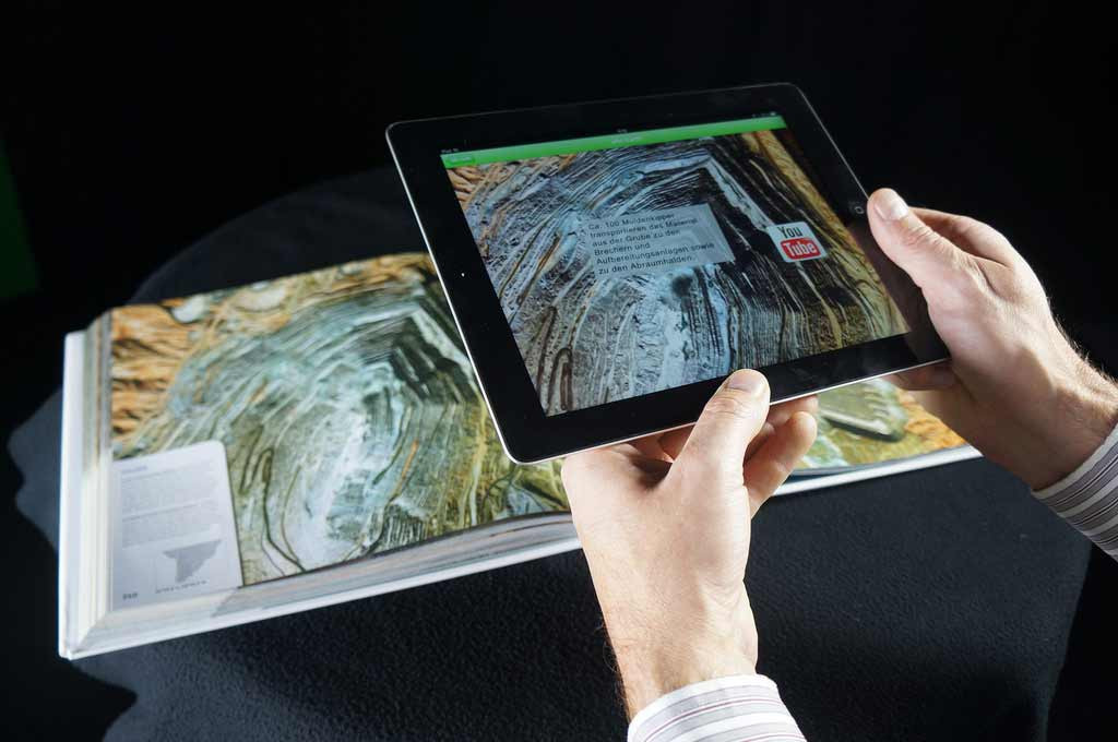 How to Make an Augmented Reality App for Beginners | Custom | Maker Pro