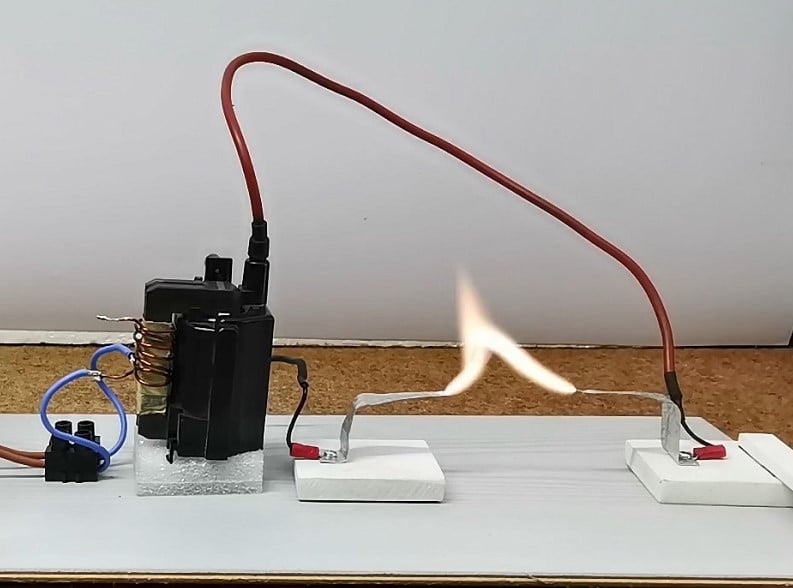 The simplest way to make a quality HV (High Voltage) source from a PC ...