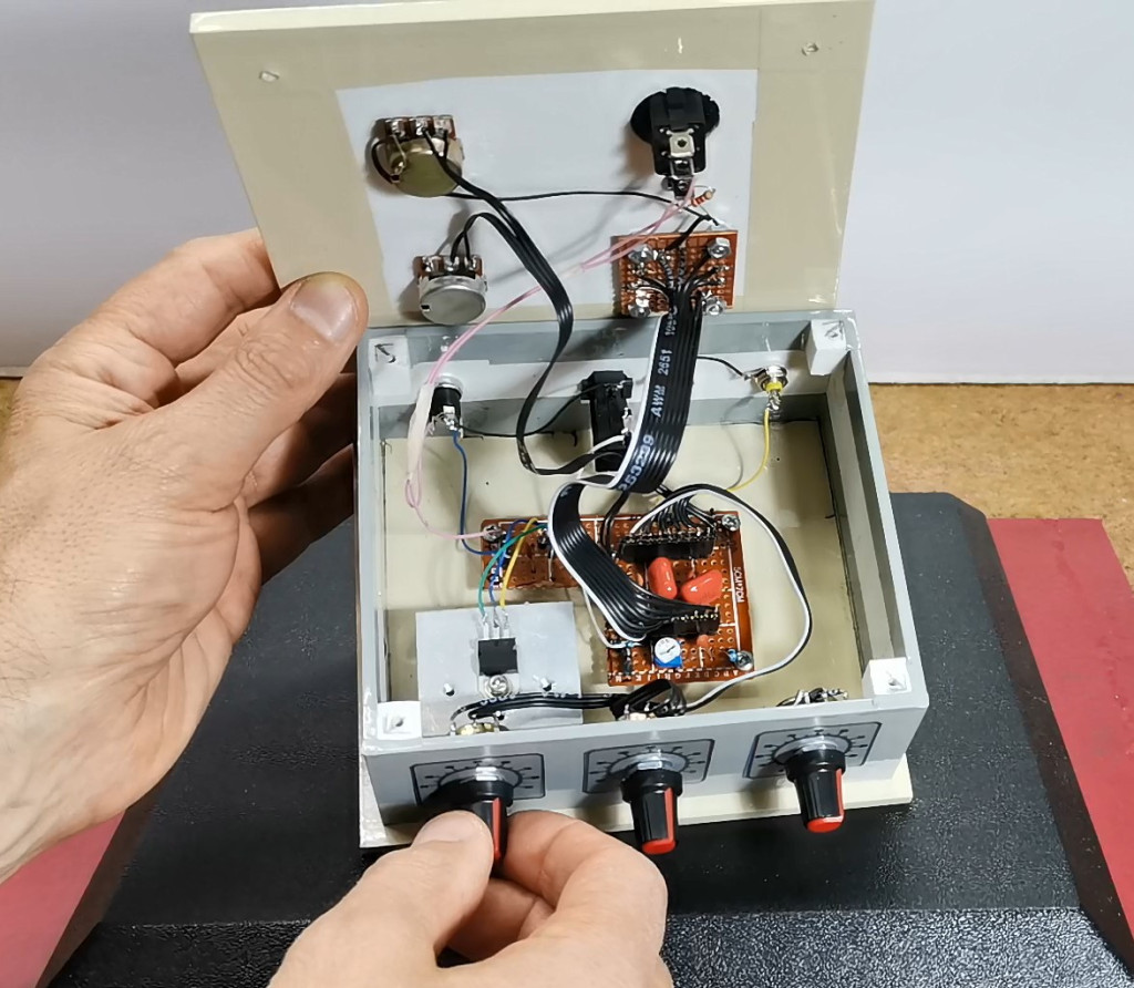 ECH83 Guitar Preamplifier with Tone Control on 12V DC | Analog | Maker Pro