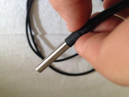 How to Build a Thermometer With Arduino UNO and the DS18B20 Waterproof ...