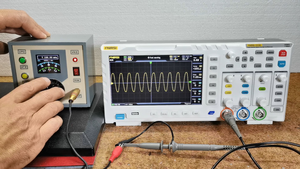Universal VFO 10 KHz-160 MHz with Retro Analog Scale | ESP8266 | Maker Pro