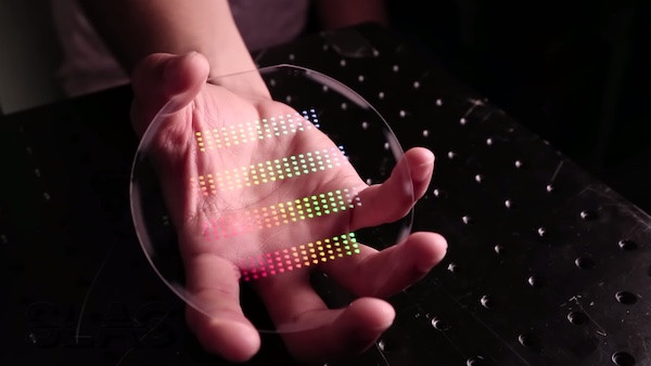 Stanford Develops a Particle Accelerator That Fits on a Silicon Chip ...