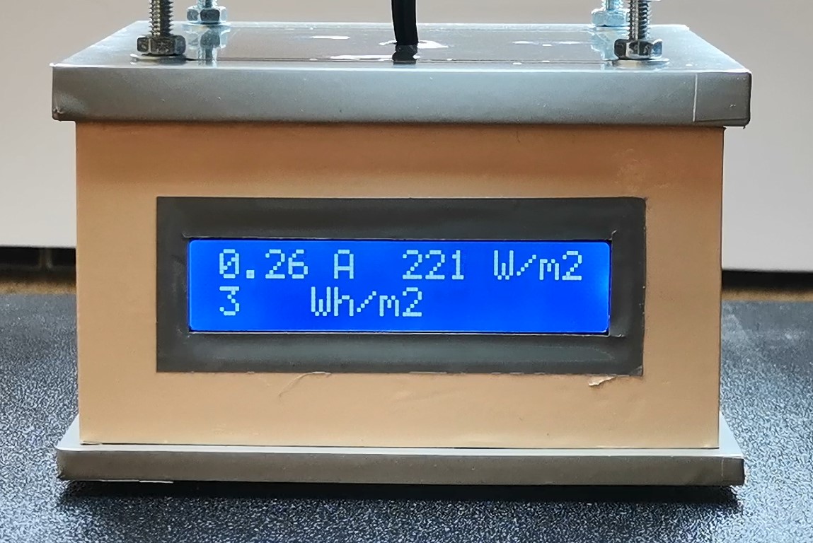 Simple Arduino Solar Radiation Meter for Solar Panels | Arduino | Maker Pro