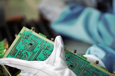 Tips on Troubleshooting and Repairing PCBs | Maker Pro
