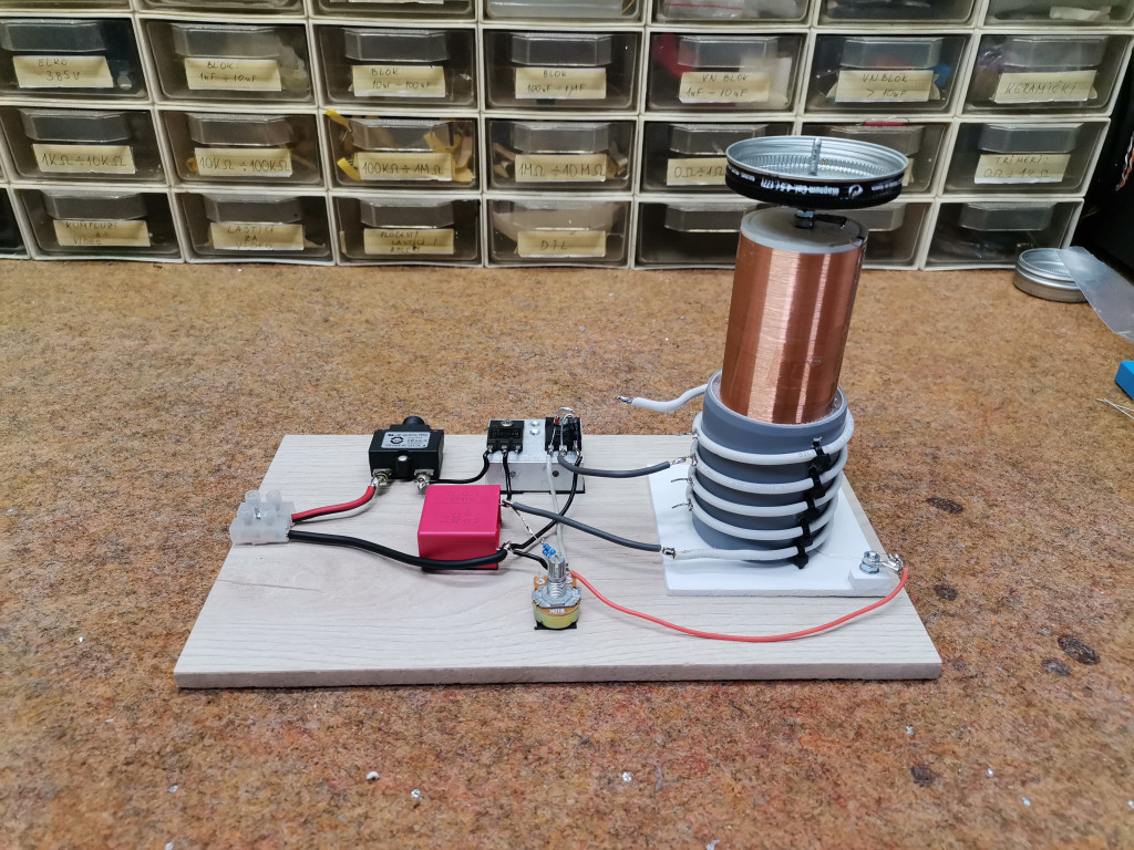 Single Mosfet Mini SSTC Tesla coil with 10 + cm Spark | Arduino | Maker Pro