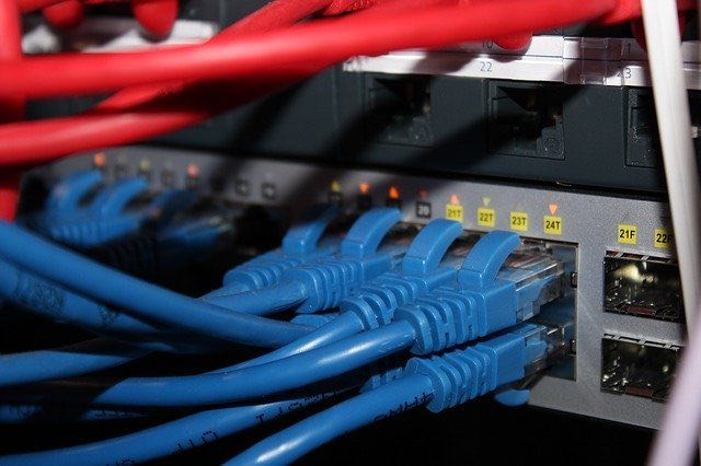 What Is Power Over Ethernet and How Does It Benefit Engineers? | Maker Pro