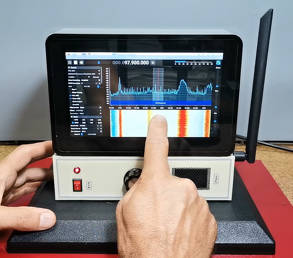 How to turn a 7 inch Elecrow pi terminal into a standalone SDR Radio ...