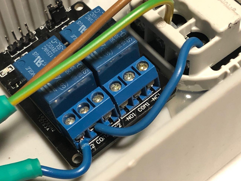 How to Build a Very Simple DIY Home Automation System | ESP8266 | Maker Pro