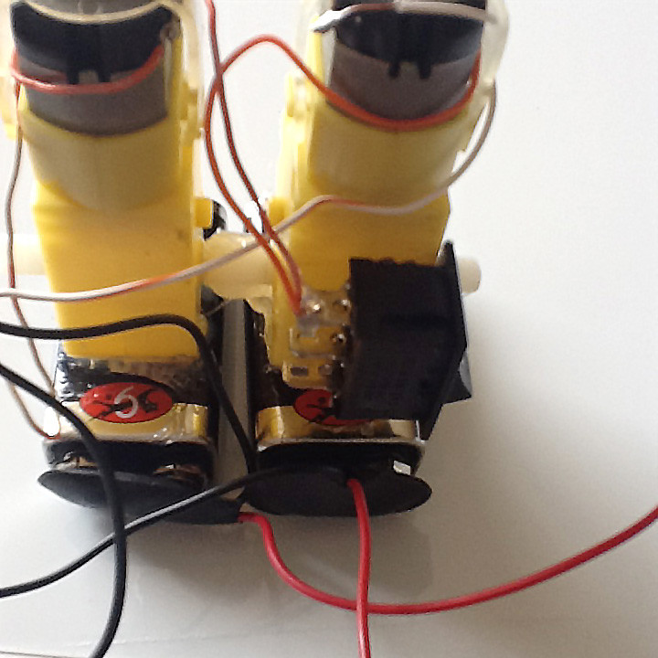 How to Build a Simple DIY Walking Robot | Custom | Maker Pro