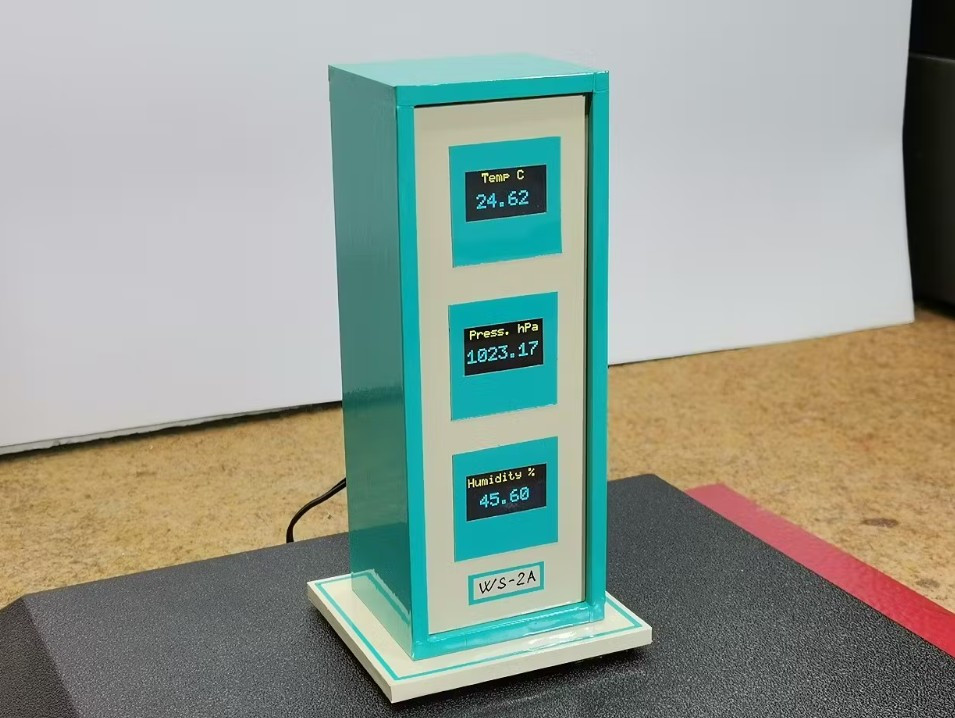 DIY 3-Display OLED Clock with Arduino and I2C Multiplexer | Arduino ...