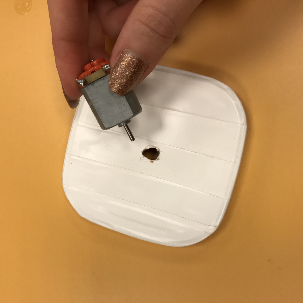 Make a Mini Mixer with Recyclable Materials | Custom | Maker Pro