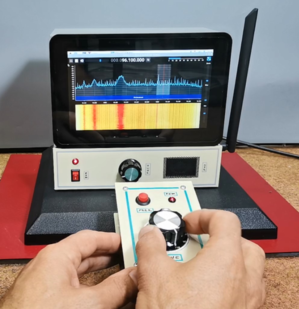 How to turn a 7 inch Elecrow pi terminal into a standalone SDR Radio ...