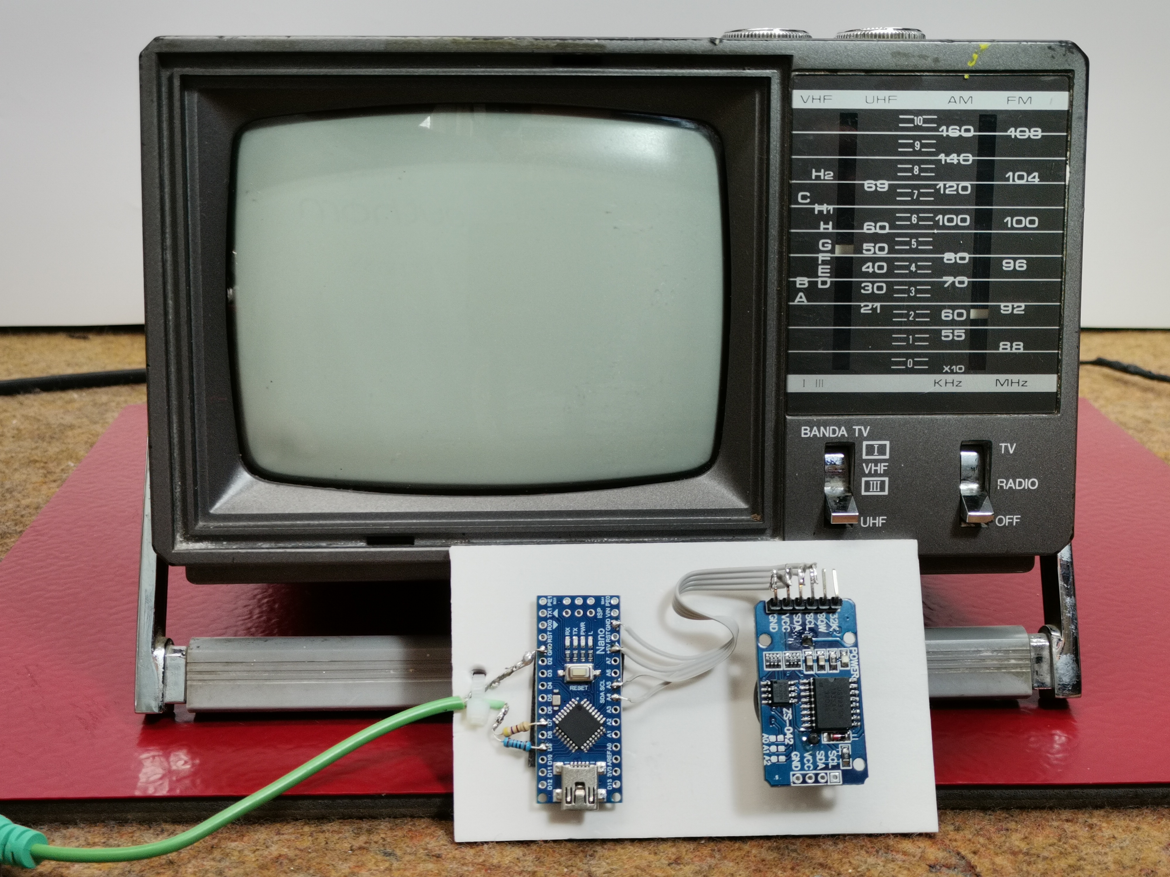 How to Make a Digital Clock on a Vintage B&W TV using Arduino | Arduino ...