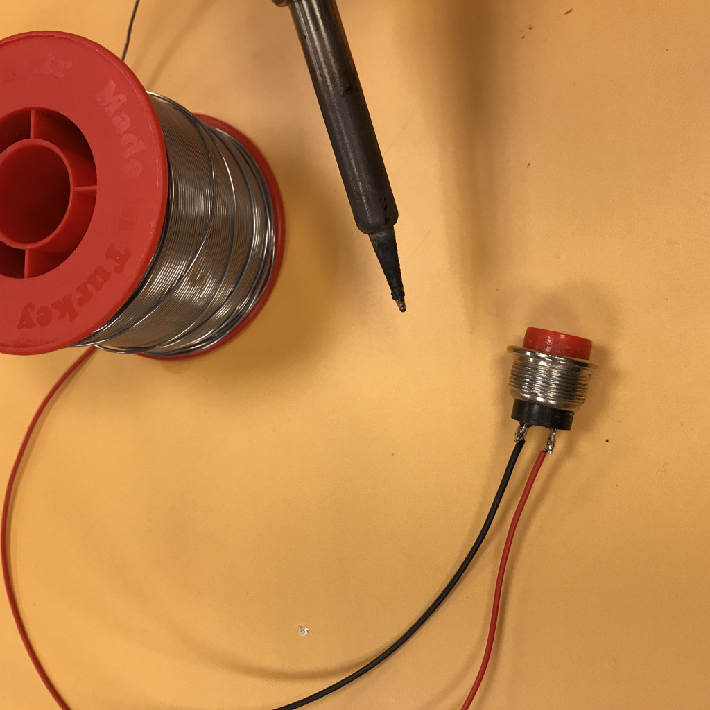 Make a Mini Mixer with Recyclable Materials | Custom | Maker Pro