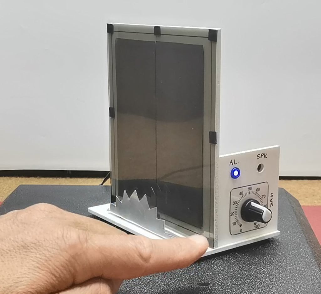 Simple DIY Capacitive Proximity Sensor—Human Presence Detector ...